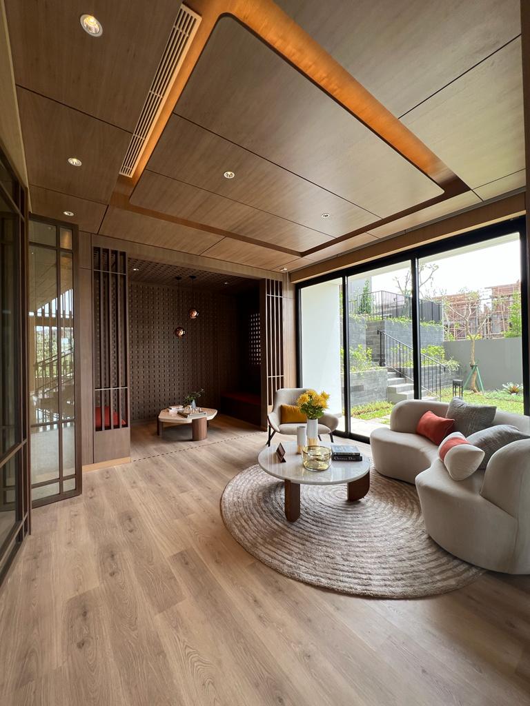 Layton Type 12 - Layton at Nava Park